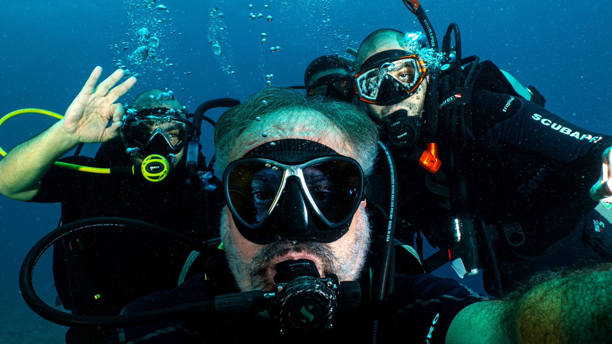 Scuba Diving lessons & your favorite apparel - Fins & Flash